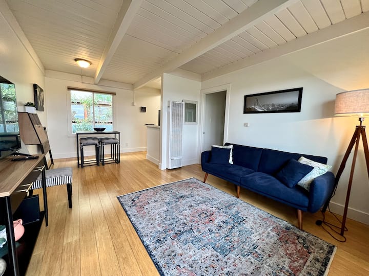 Quiet Garden Oasis | Sunset View | Parking | 1/1 - San Mateo, CA