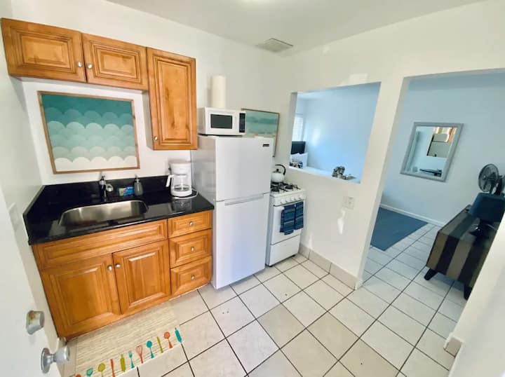 Cozy Studio Only 1 Block To The Beach (Zebra) - Point Loma - San Diego