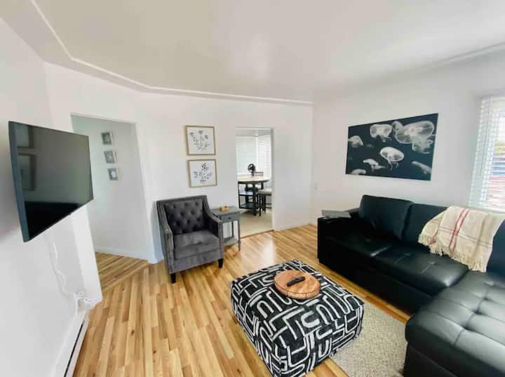 Lovely 1 Bdrm. Only 1 Block To Beach! (Corriente) - La Playa - San Diego