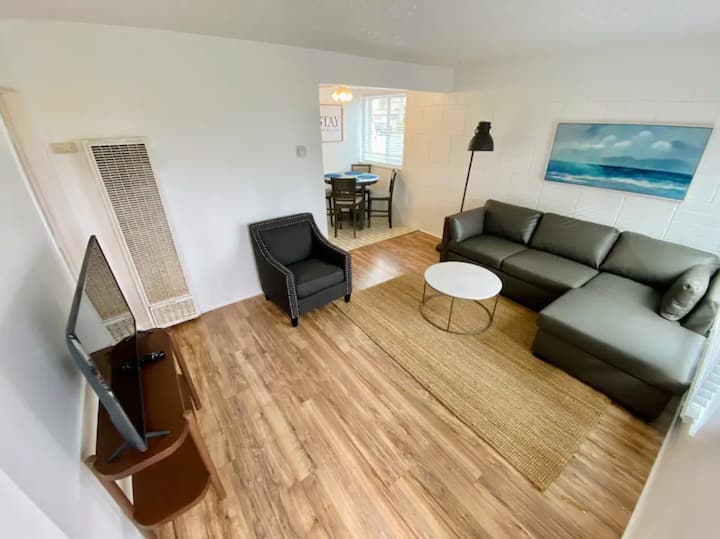 Oceanfront 1 Bdrm At Dog Beach! (Cangrejo) - San Diego, CA