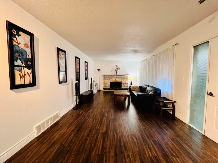 Cozy Style 3 Bedroom House - Kamloops