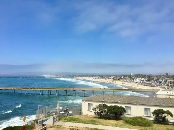 Lovely Oceanfront Studio + Loft + Balcony (Vista) - San Diego, CA