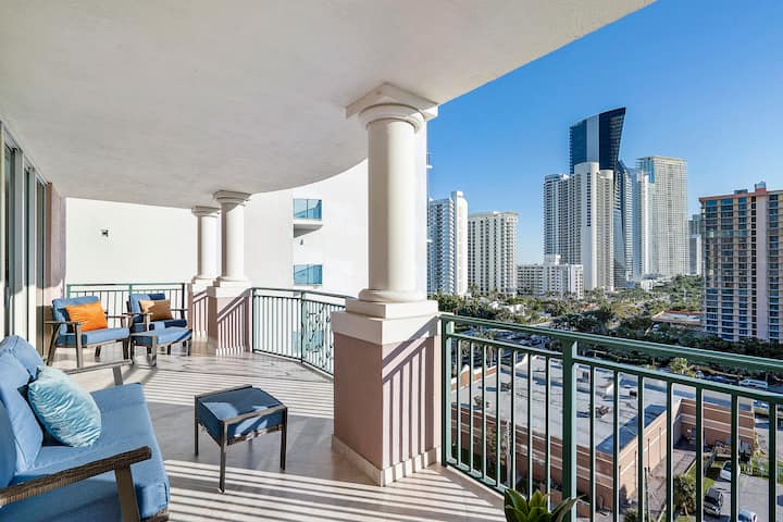 Lovely 3/2 By The Ocean - Sunny Isles Beach, FL