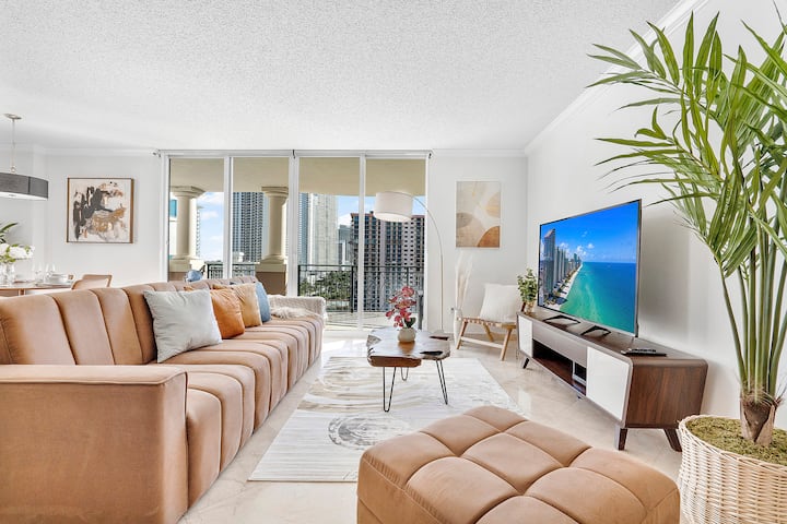 Lovely 3/2 By The Ocean - Aventura, FL