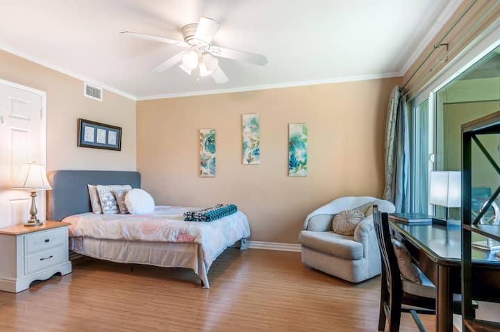 K2~suite Down~private Entry~kitchenette~monthly~中文 - Lake Forest, CA