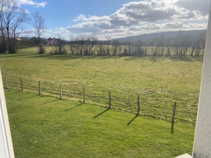 Dans Maison De Village Au Calme - Lac de Vouglans