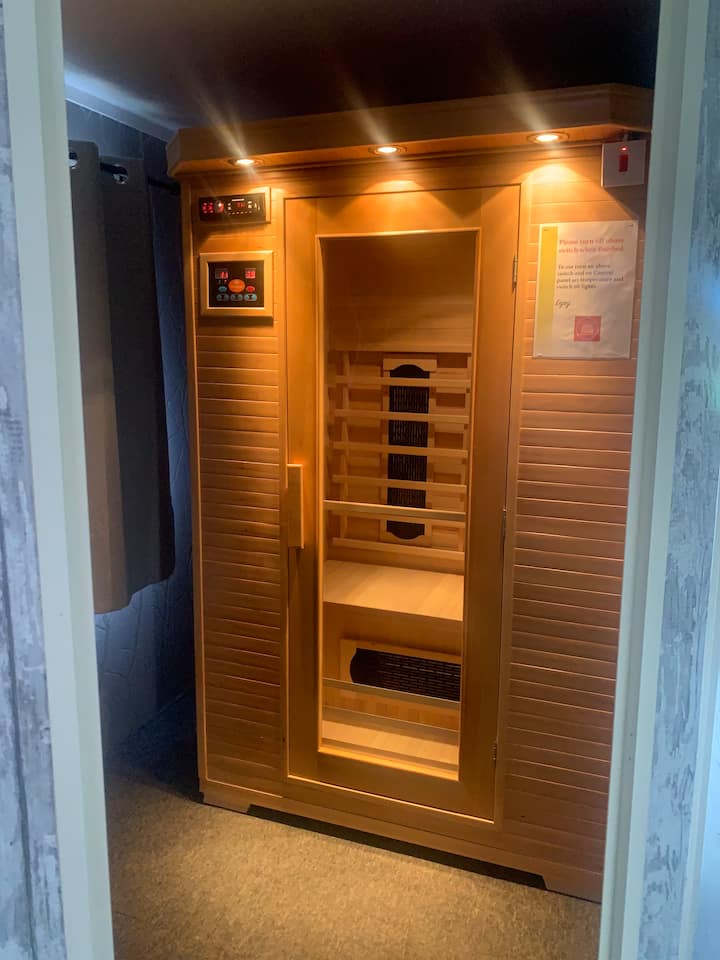 Dome 4/ Cabin With Private Hot Tub And Sauna - Portrush