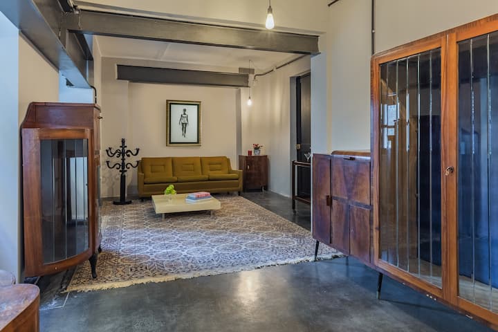 Stylish Retro Duplex Suite - La Valeta