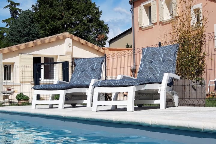 Loue Studio Meublé, Climatisé. Piscine Chauffée. - Montélimar