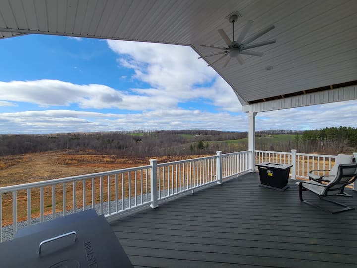 Private Getaway & Stunning View - Bedford, VA