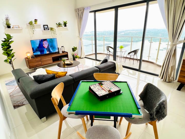 Stunning Seaview In Danga Bay @Level47 3br 6-11pax - Johor Bahru