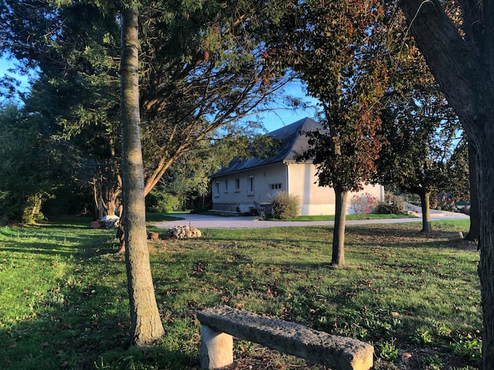 Vaste Maison Familiale Pour Vacances Ou Week-ends - Auvergne