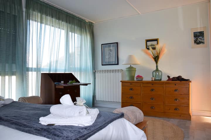 Bel Appartement Hyper Centre Au Calme Et Parking - Saint-Raphaël