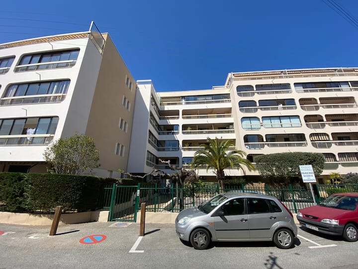 T2, 100m Plage,
Grand Balcon-terrasse, Garage, 2* - Fréjus