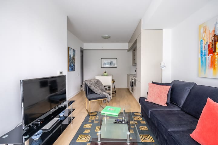 Stylish 1br Suite • Prime Location • Sleeps 3 - Toronto, ON