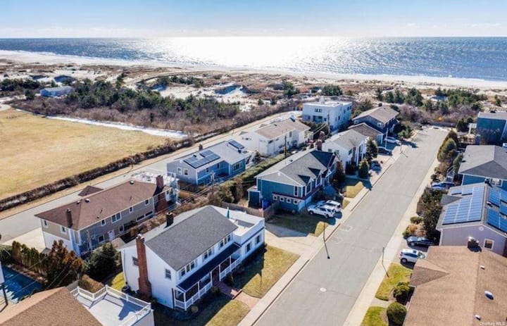 Blissful, Carefree Beach House - Long Beach, NY