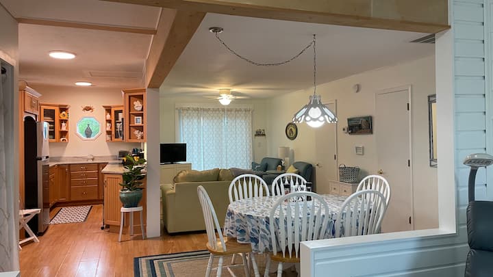 Seahorse Bungalow - Carolina Beach