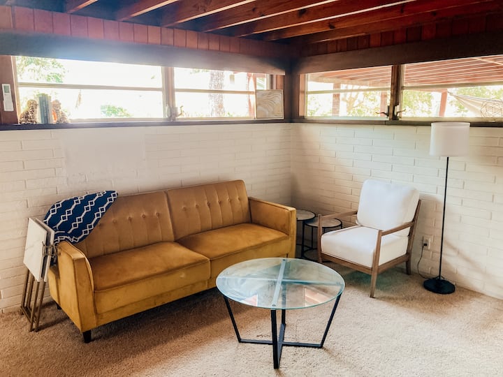 Cozy Midcentury Apt In Gulfport - South Pasadena, FL