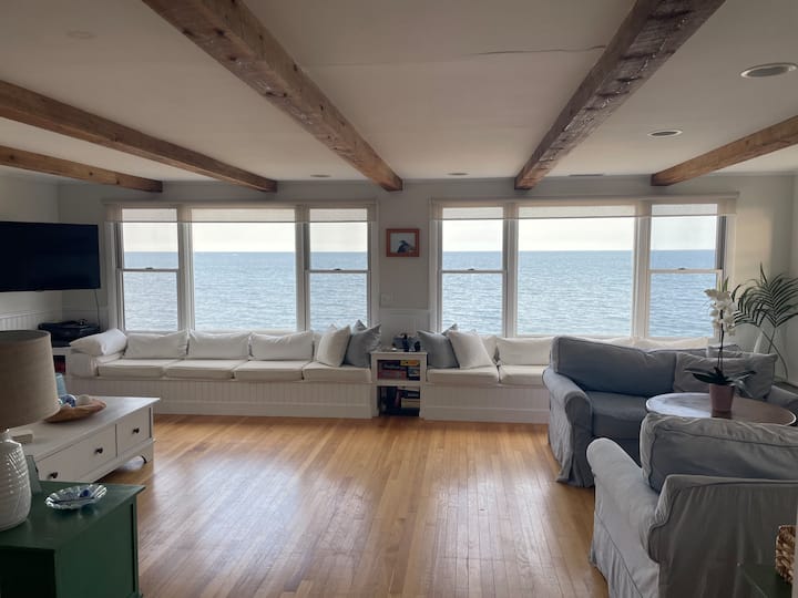 Anna's Beach House (Ocean Beachfront 3 Bdr Home) - Marshfield, MA
