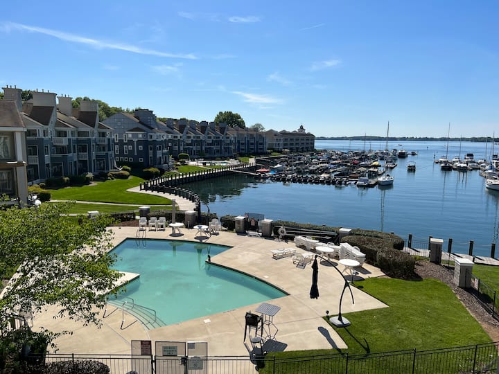 Lake Norman Condo With Majestic Views - Davidson, NC