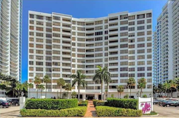Oceanview Apartment - Hollywood