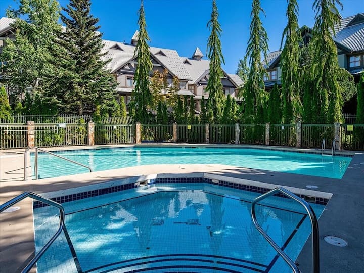 1b-cozy Village Suite W Pool/ht And Free Parking - Whistler Blackcomb
