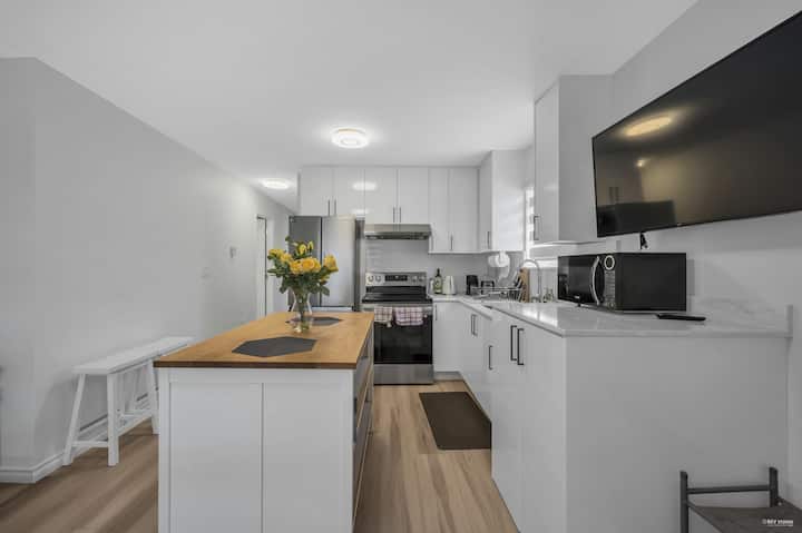 Cozy Two Bedroom Suite - 밴쿠버