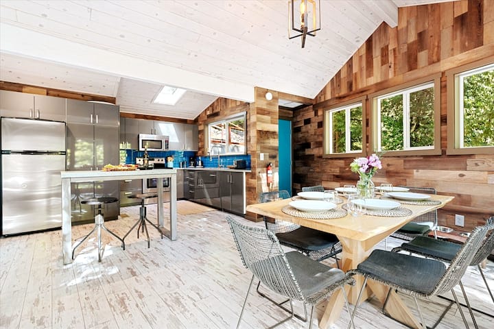 Sydney's Retreat:modern, Cozy Treehouse Httb! - Guerneville, CA