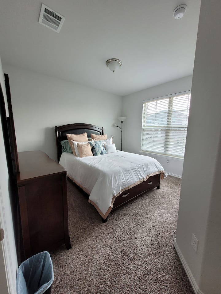 Clean, Nice & Neat Private Room - Midlothian, TX