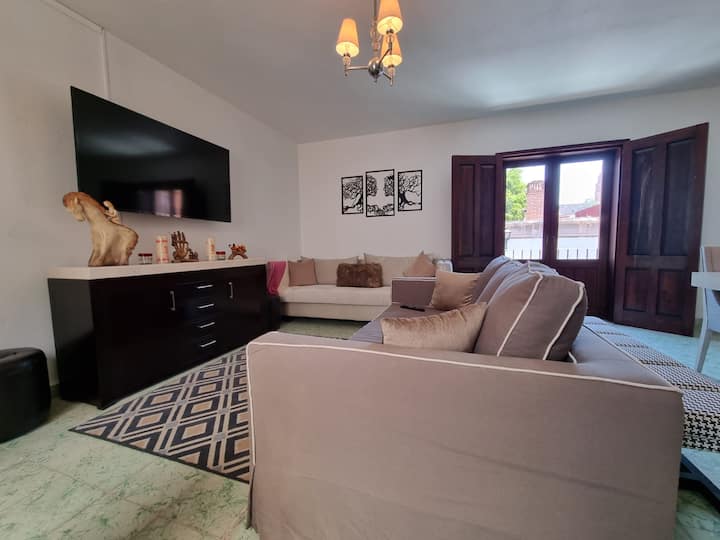 Amazing Location En El Centro With Ac And Parking. - San Miguel de Allende