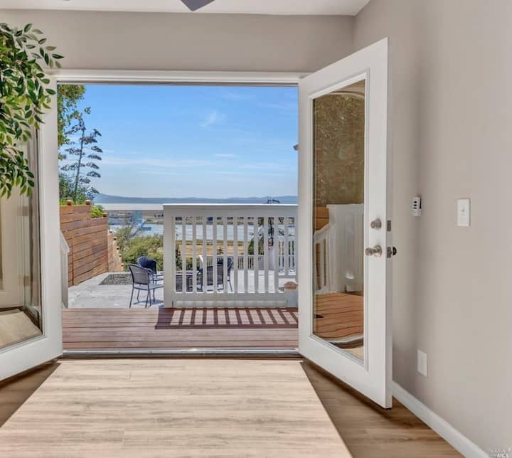 Oasis For Traveling Professionals. Stunning Views! - Vallejo, CA