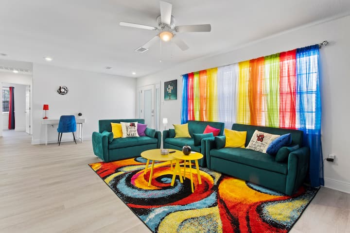 Vibrant & Enchanting! Hot Tub! Walk To The Beach! - Pass Christian, MS