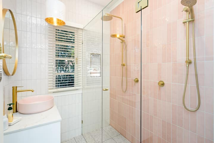 Scarborough Waterfront 2-bedroom Cottage - 레드클리프