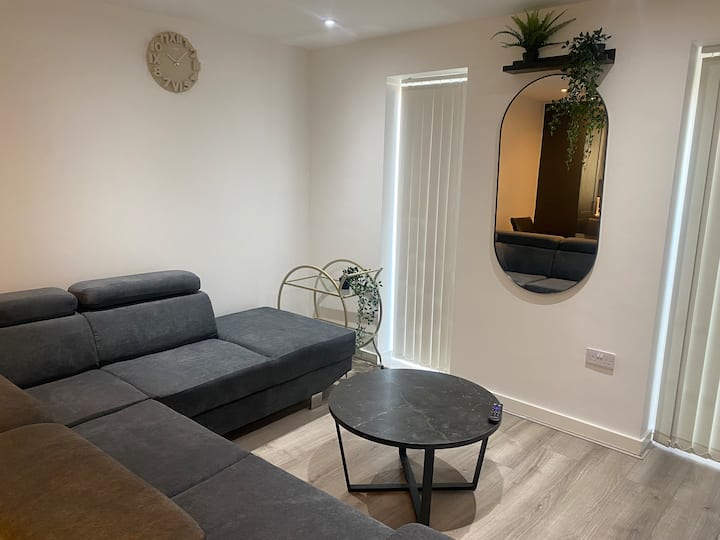 Eaglet Luxury Home - Salford