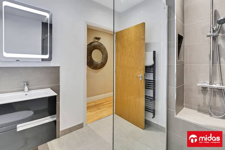 Luxury Apartment - Derry