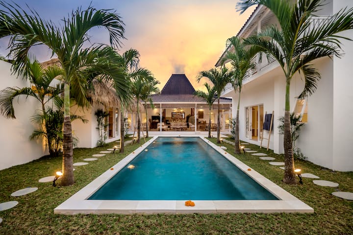 Heaven 10 Bdr Pool Villa Walking Distance To Beach - スミニャック