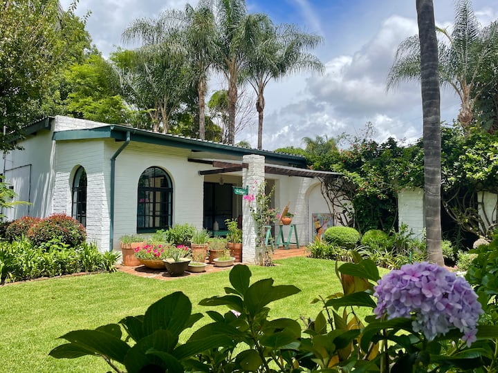 Cottage In A Beautiful South African Garden - Pretoria