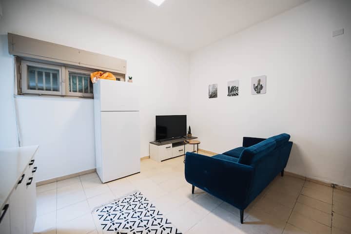 Geula Beach- - 1bedroom Seaside Apartment By Vacay - Tel Aviv-Yafo