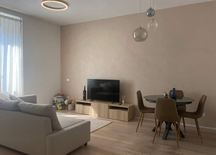 Stylish & Bright Flat In Downtown - Milano