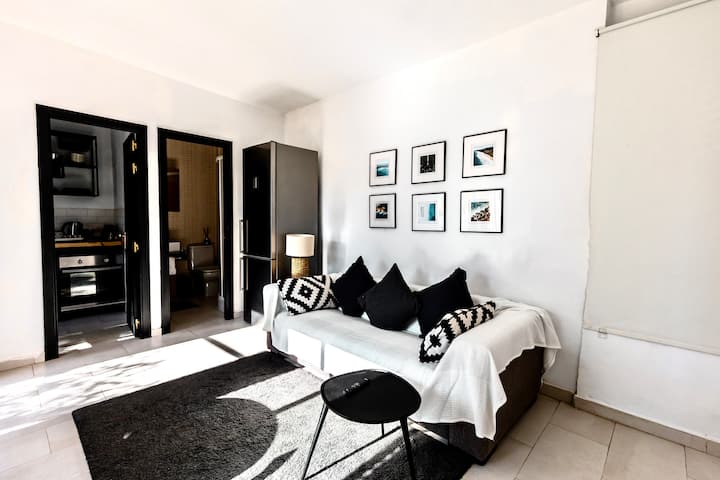 La Buganvilla, Cosy Apartment With Parking - Málaga