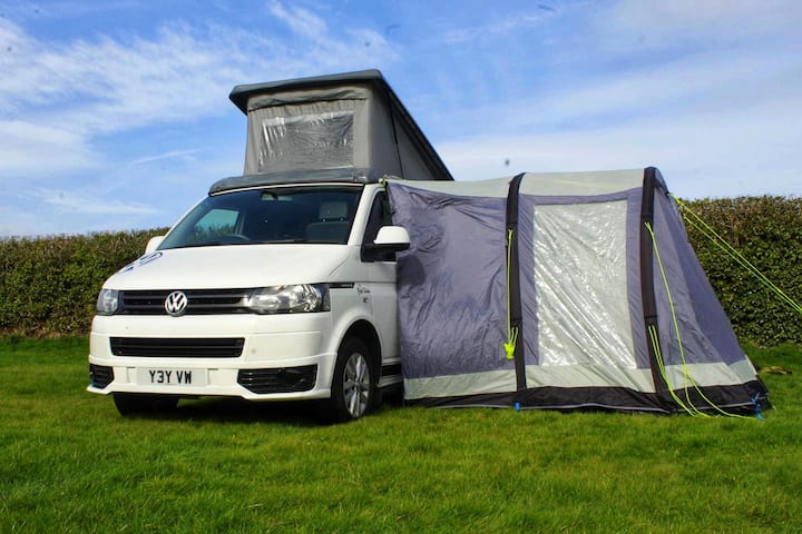 Luxury Volkswagen Transporter T5 - Telford