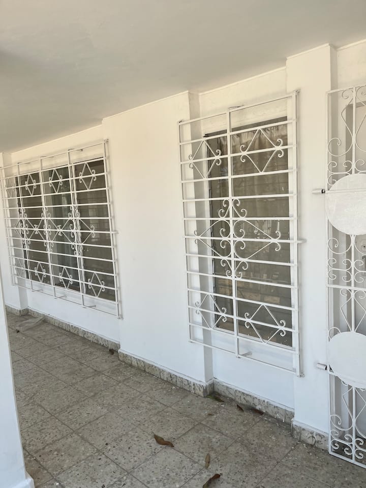 Casa Grande En Buen Vecindario. - Barranquilla