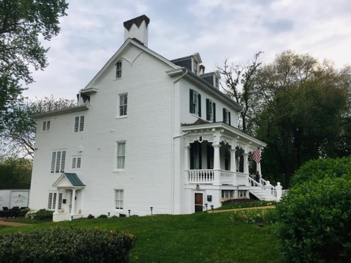 Waterloo House - Warrenton, VA