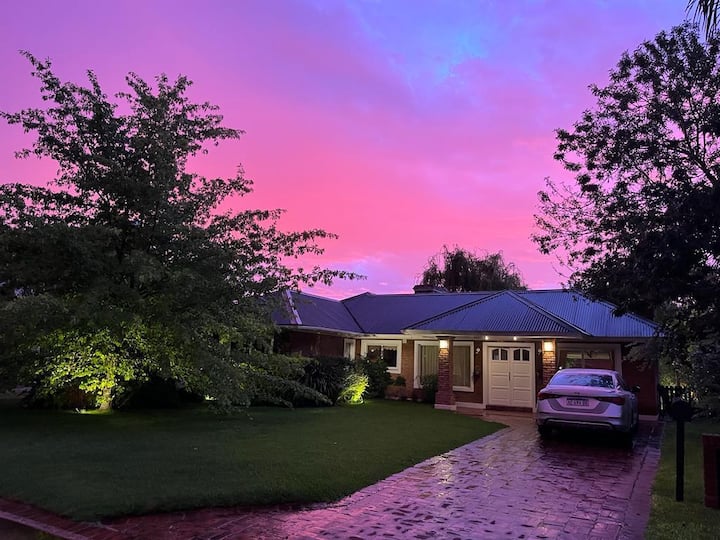 House With Heated Pool In Golf Country Club - Bella Vista