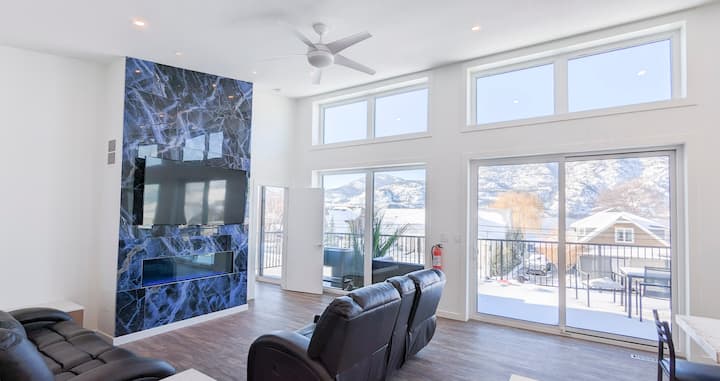 Modern Executive Home Skaha Lake - Penticton