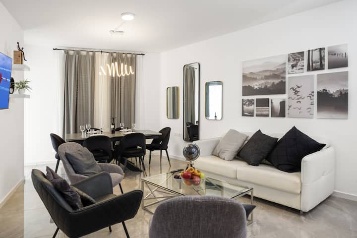 2 Br Apt In Machane Yehuda Jerusalem - Jerusalem