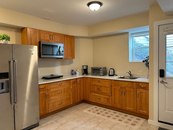 Early Bird Bedroom 1 - Private Bathroom - Cypress Mountain