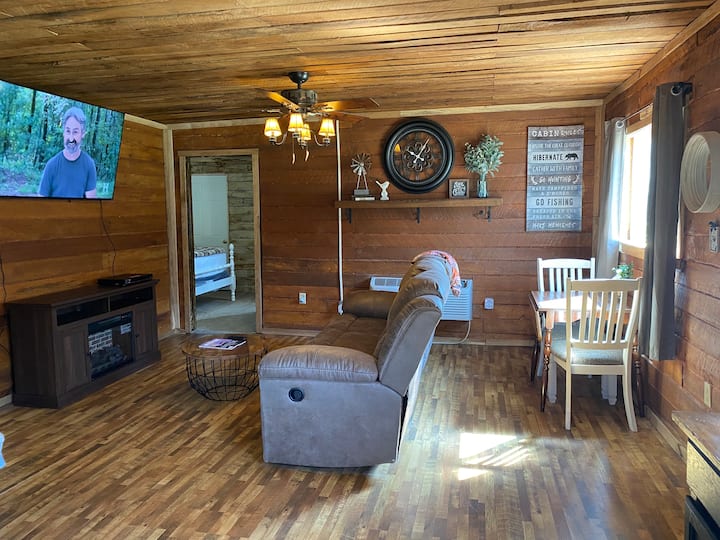 “Pure Country” Rustic Cabin Getaway - Camden Park, Huntington