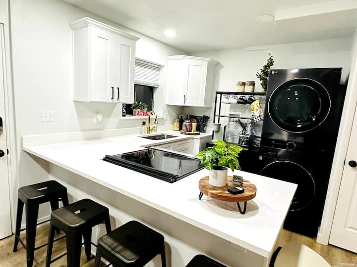 West Jordan Modern House - West Jordan, UT