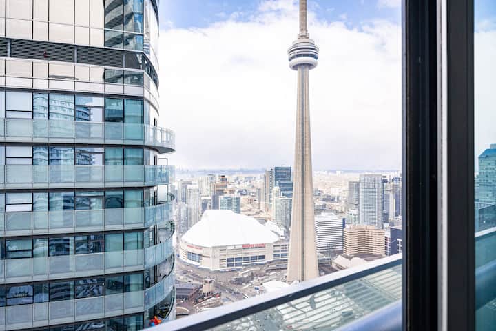 Panoramic Waterfront Skyline View + Free Parking - Toronto
